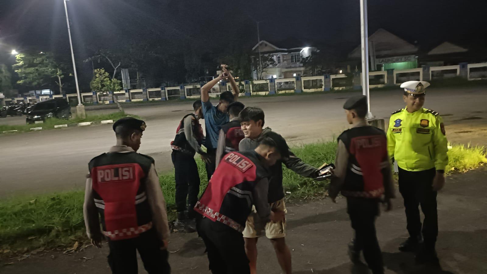Polisi Tingkatkan Patroli Antisipasi Perang Sarung Hingga Tawuran Saat Ramadan di Indramayu - PPNEWS